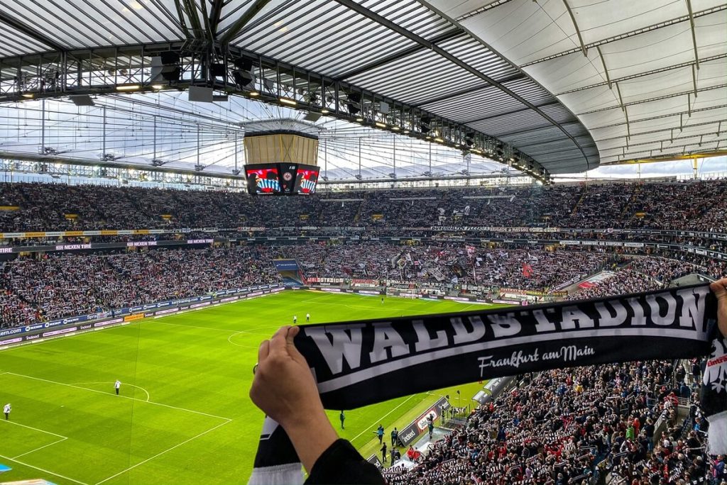 Cheering for Sports Teams Around the World - Bunpo blog